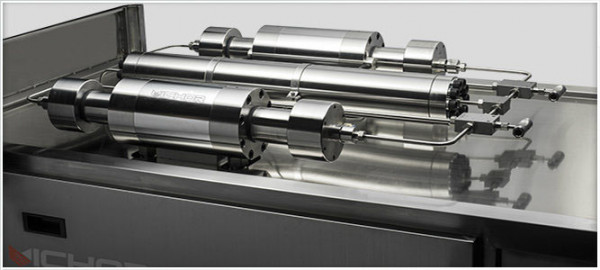 Intensifier Pump Detail - VICHOR Waterjet